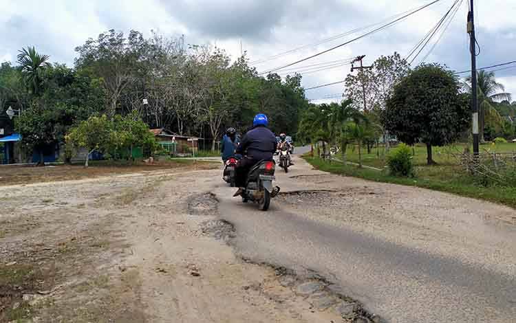 Kondisi Kerusakan Jalan Dalam Kota Kuala Kurun Segera Diperbaiki Tahun ...